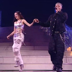 El romance llega de la mano de Kidd Voodoo: Así sonó "Confortas, pero dañas" en Viña 2025 - Mega