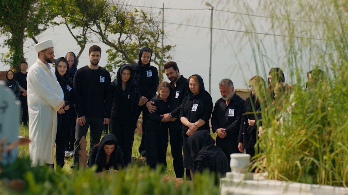 Leyla - Capítulo 92 (Parte 2): Un último adiós - Mega