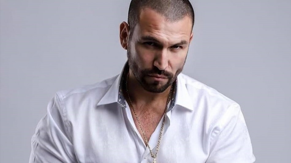 El actor Rafael Amaya es visto fuera de sí y lo acusan de abandonar la ...