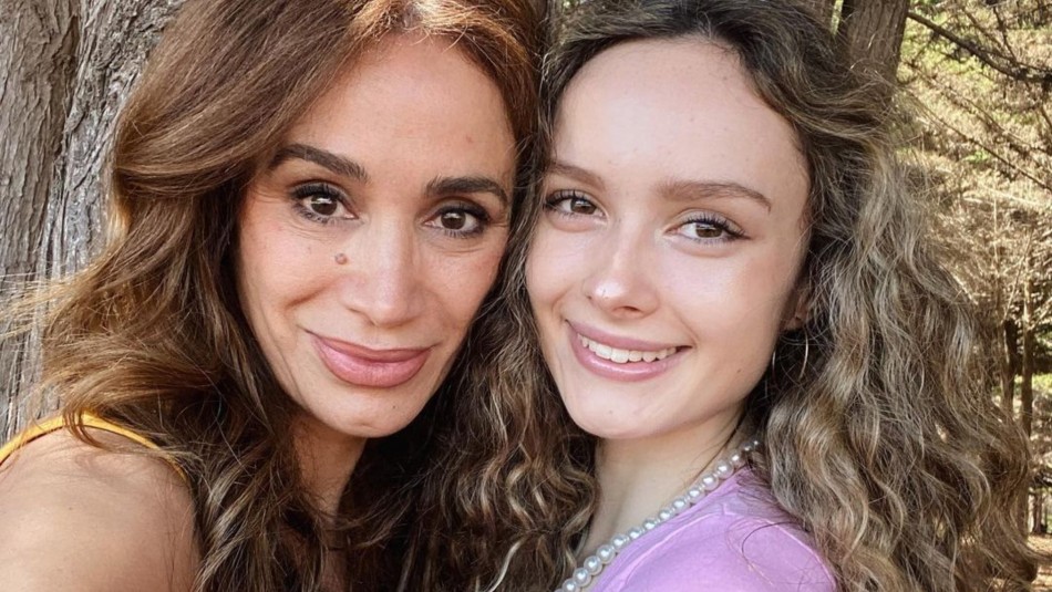 Un año después: Alejandra Fosalba por fin pudo celebrar la graduación ...