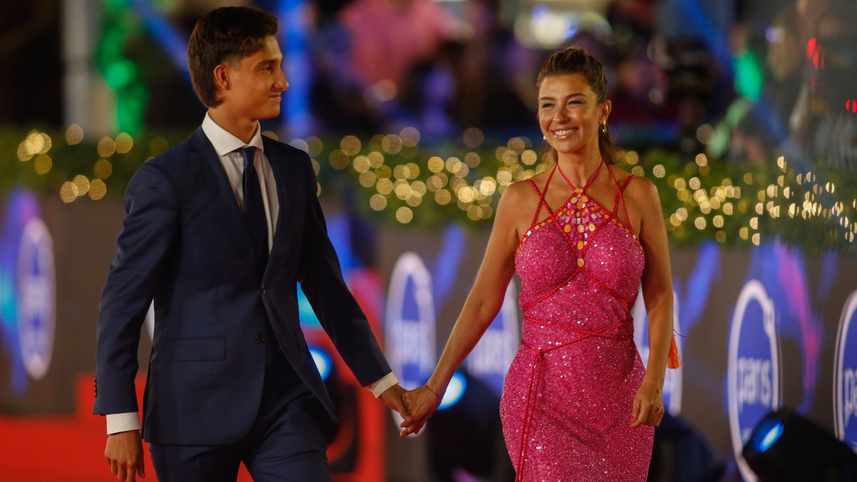 Desfiló con su hijo Dominic: El look de Pancha Merino en la gala del ...
