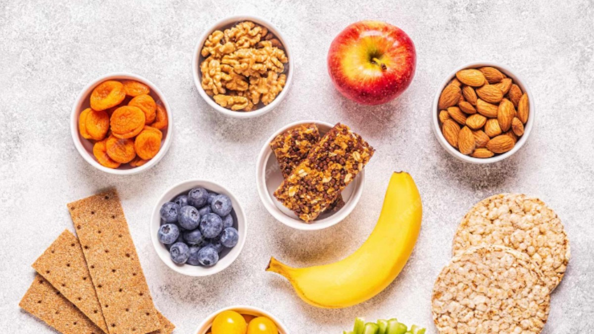 ¿Sientes hambre entre comidas? Descubre los snacks saludables más ...