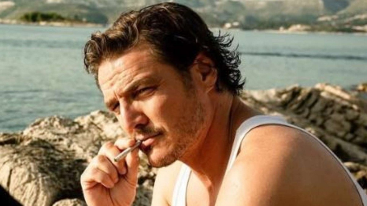 Leyendo un libro y luciendo su físico: Pedro Pascal revoluciona las ...