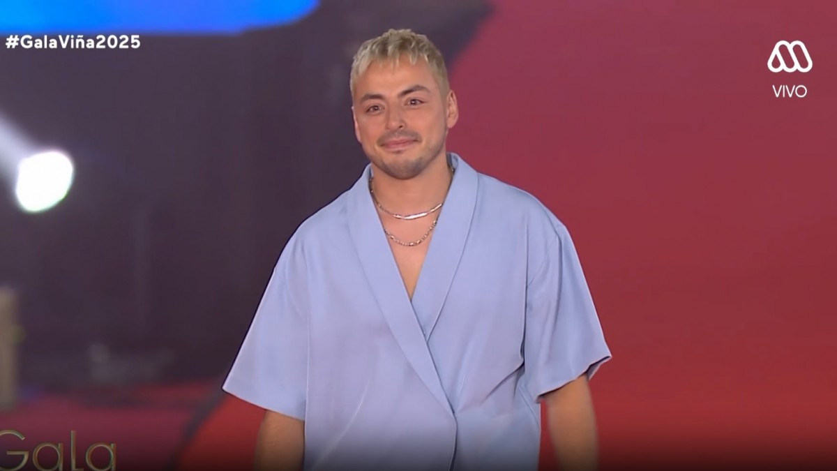 Pollo Castillo sorprende con nuevo look durante su paso por la alfombra ...