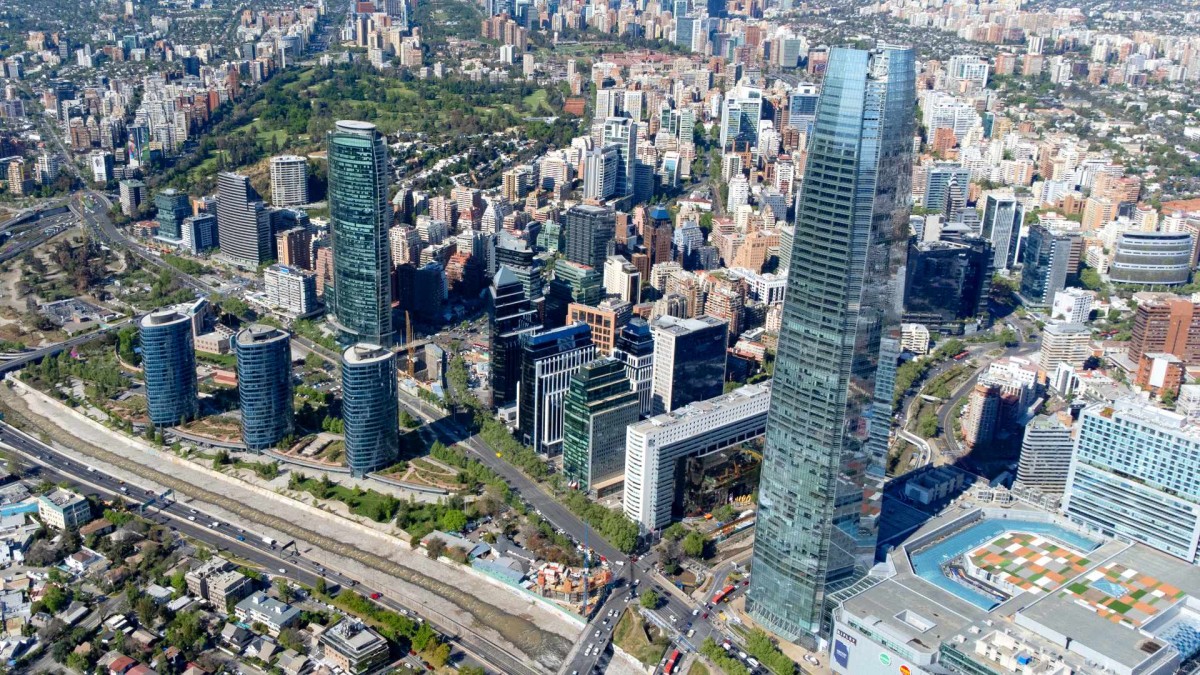 Chile entró al top 50 del mundo en riqueza financiera: Alcanzó primer ...
